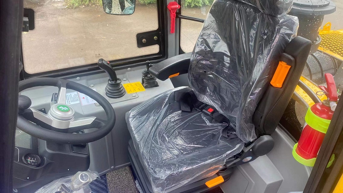 Heracles TL3500 telescopic loader with cummins engine